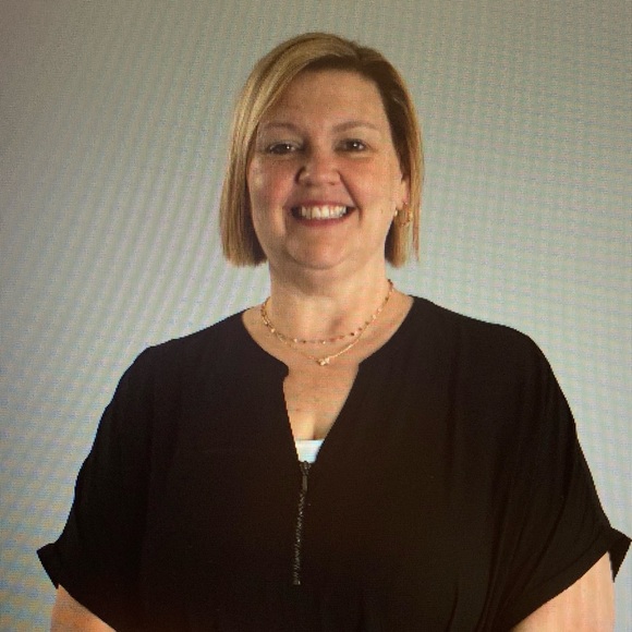 Jennifer's Closet (@jennifer_hanner) | Poshmark